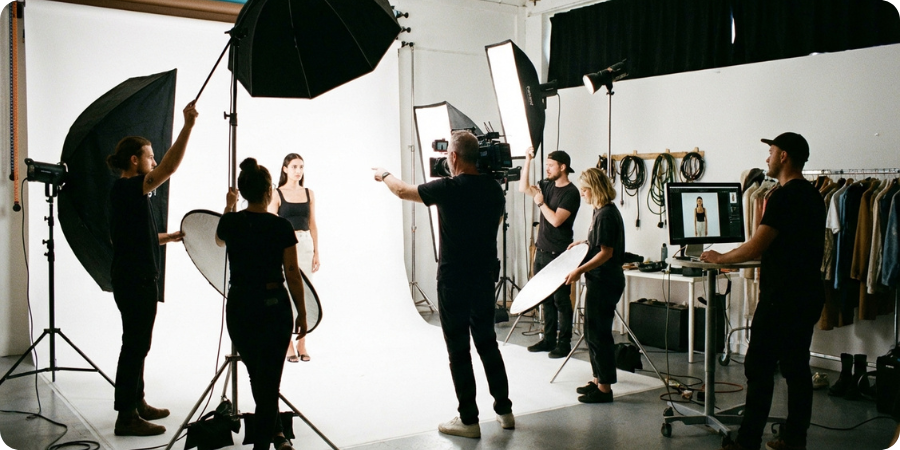 Synchronized Monitoring in Multi-Camera Production – Lemorele official